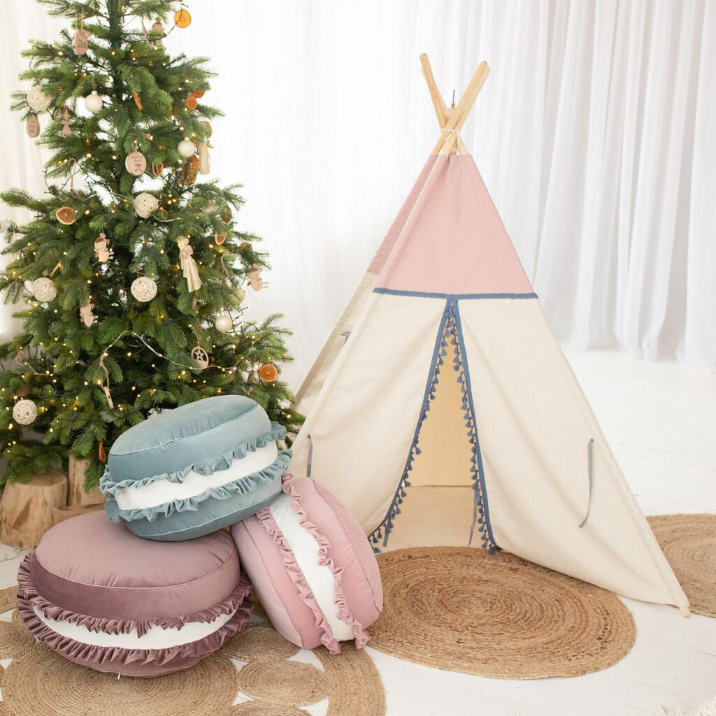 Tipi tent Boho, play tent with tassel - Cozy & Dozy