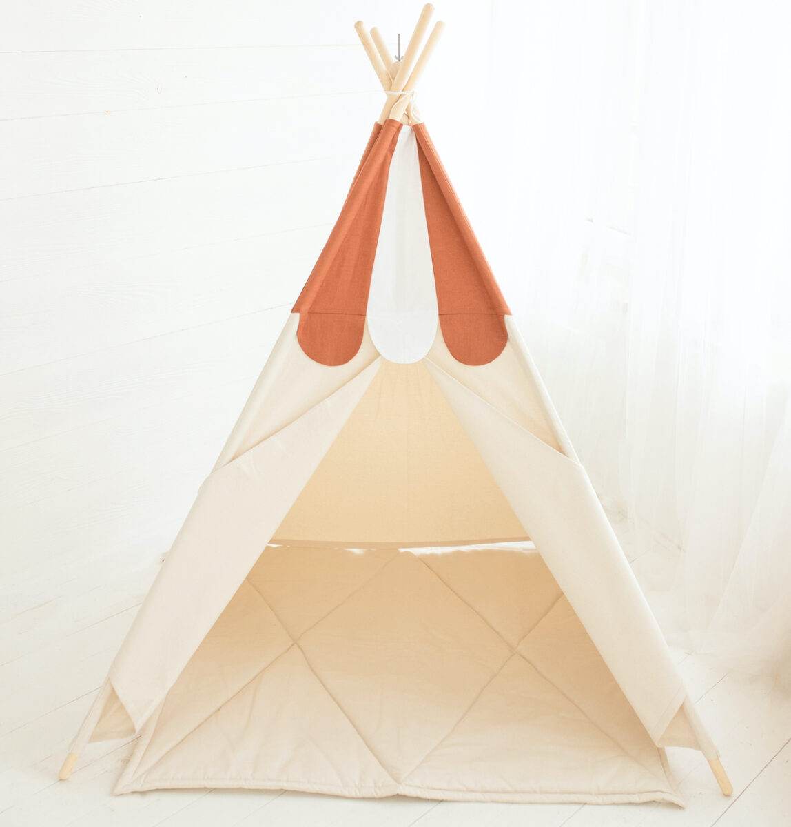 Tipi tent Candy Red with soft mat - Cozy & Dozy